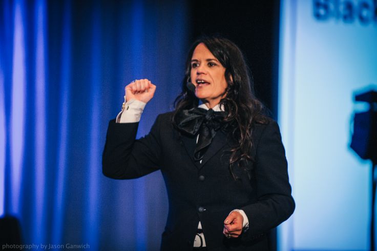 NEON Spotlight: Laura Michalek, Auctioneer » Spaceworks Tacoma